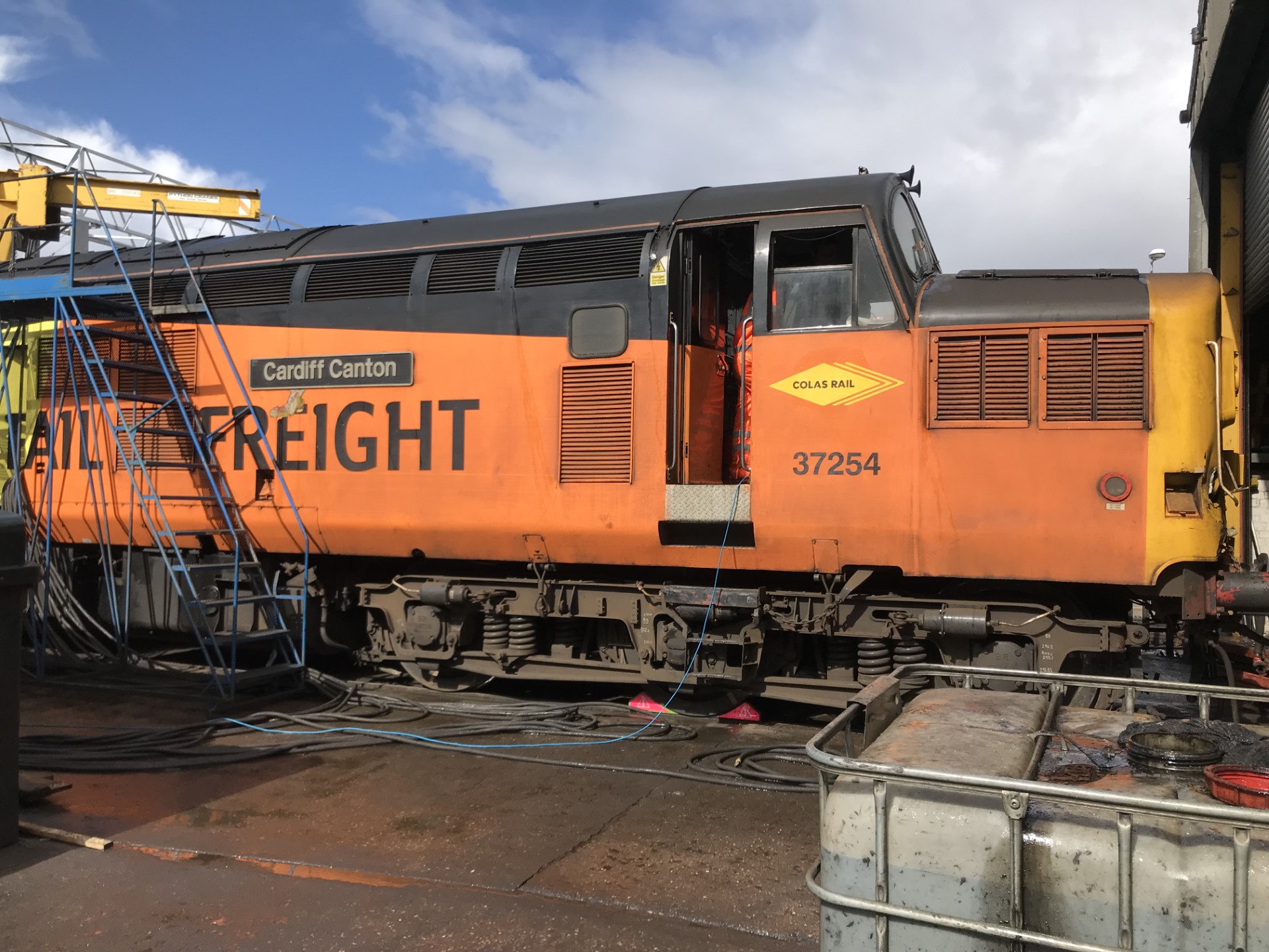 CARBON REDUCTION TESTS CONCEPT FOR RAIL BY CRESTCHIC